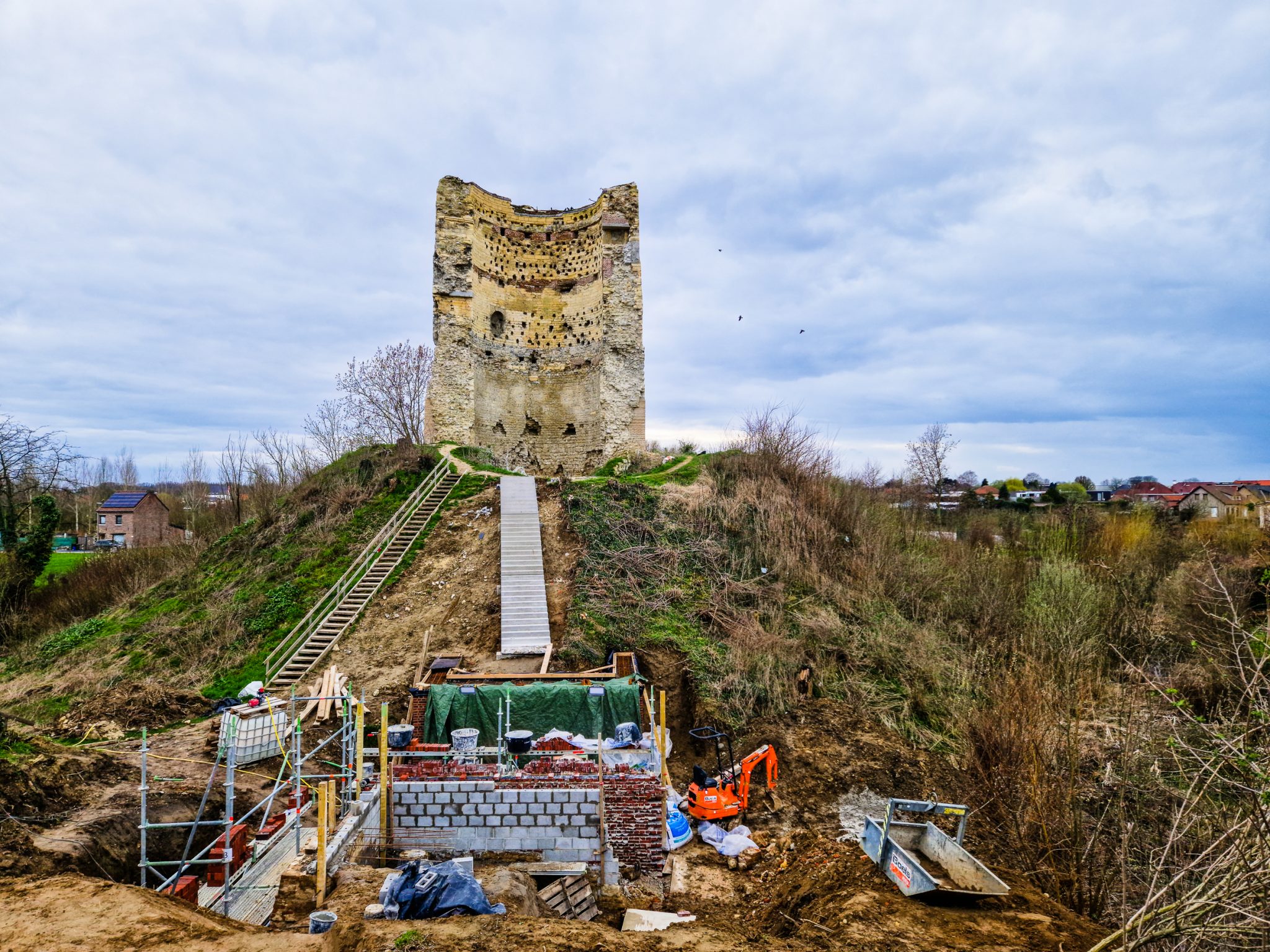 In beeld: De burcht in Brustem zonder stelling